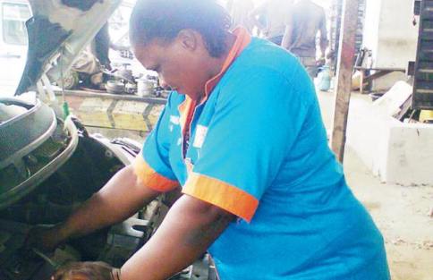 The Good, Bad and Ugly of Warri Lady Mechanic – Urhobo Today
